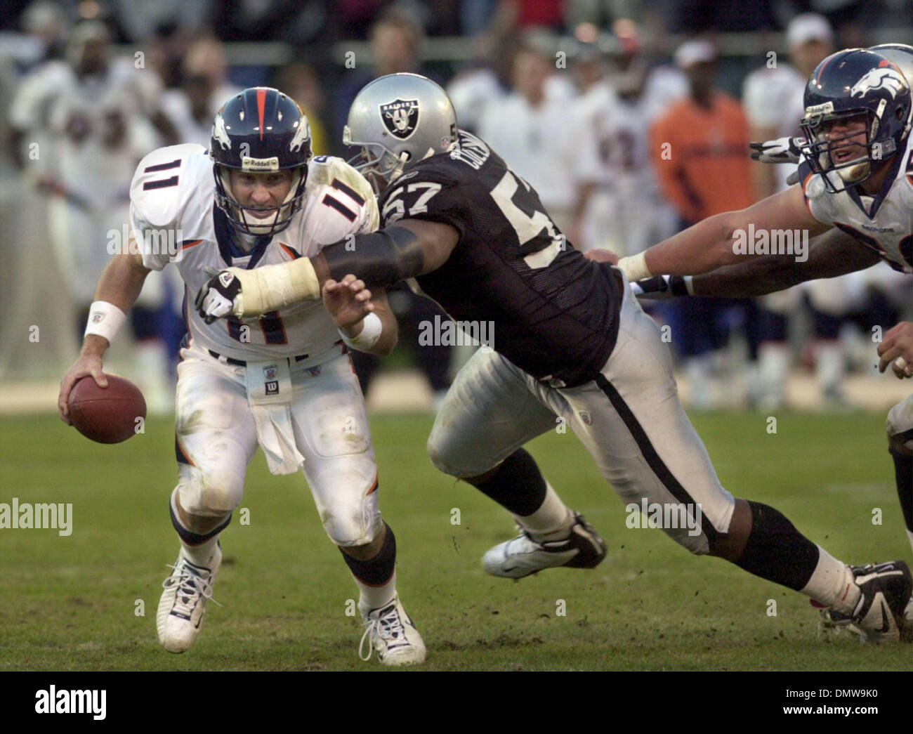 Dec 22, 2002; Oakland, CA, USA; Denver Broncos' quarterback Steve ...