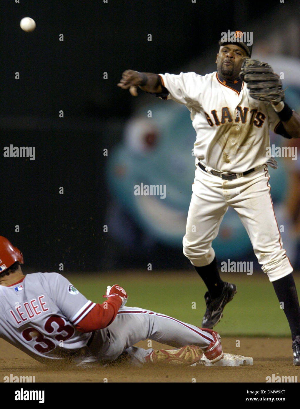 San Francisco Giants second baseman Neifi Perez forces out #33 of the ...