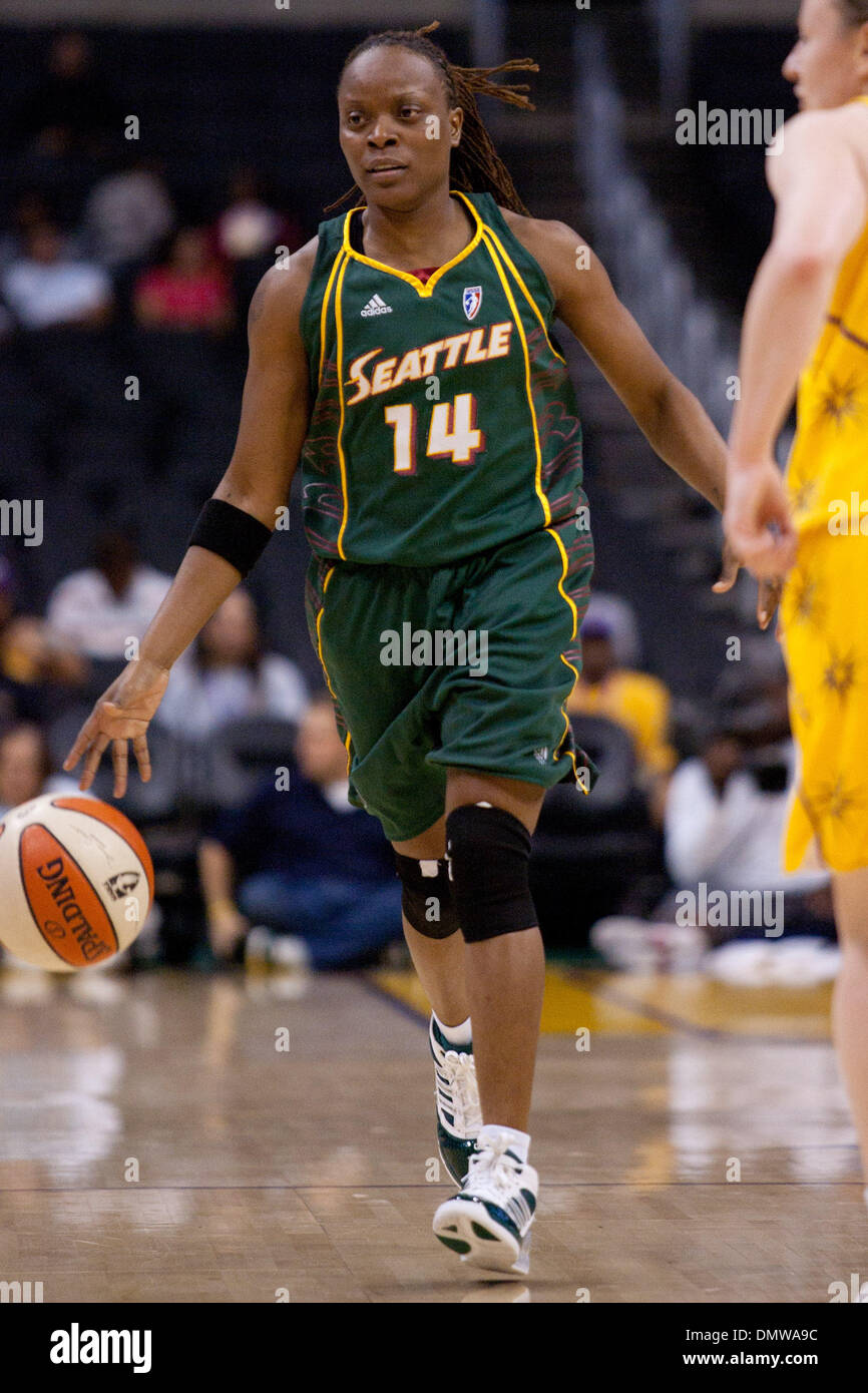 Sept. 16, 2009 - Los Angeles, California, U.S - Seattle Storm point ...
