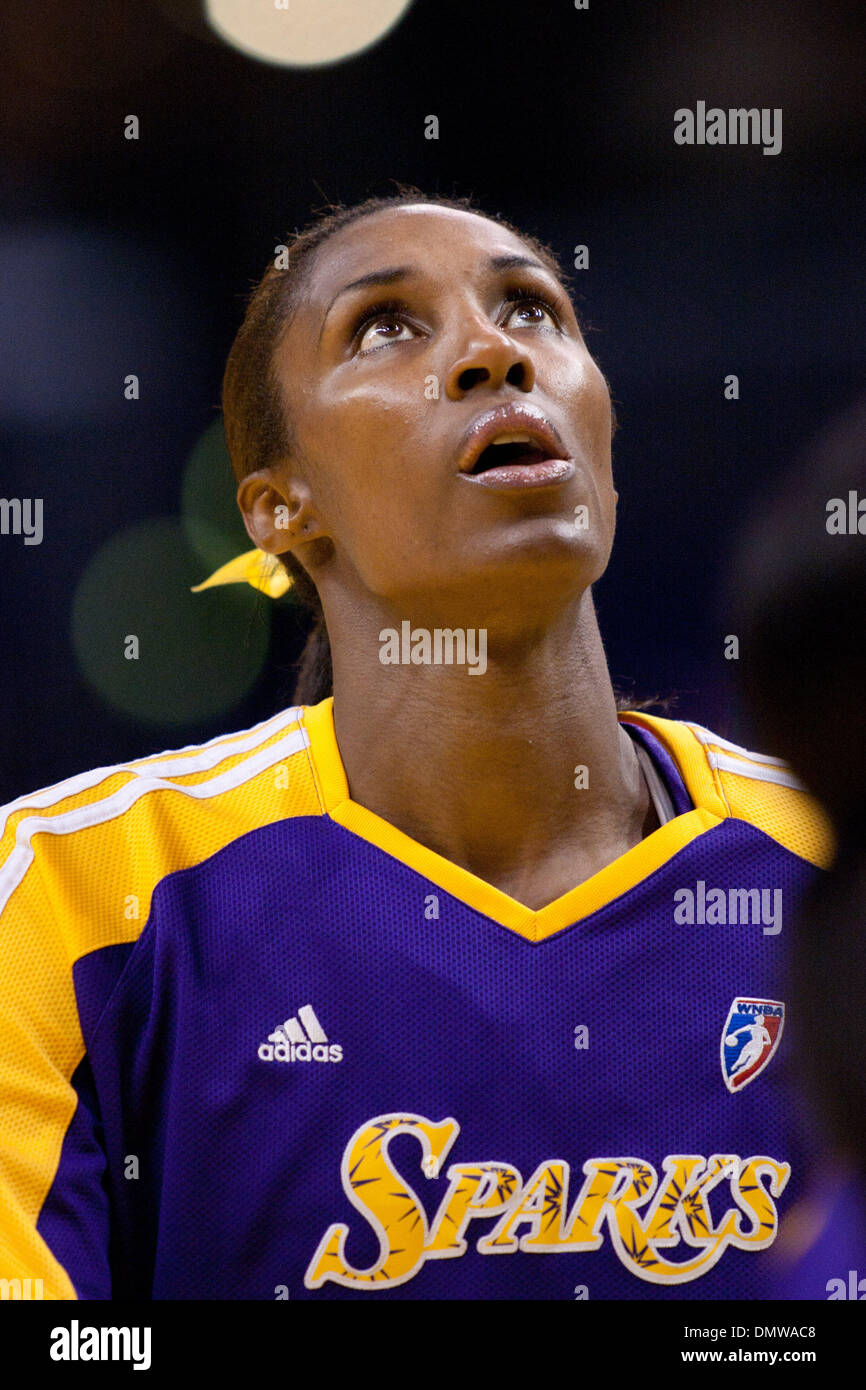 Lisa leslie basketball game hi-res stock photography and images - Alamy