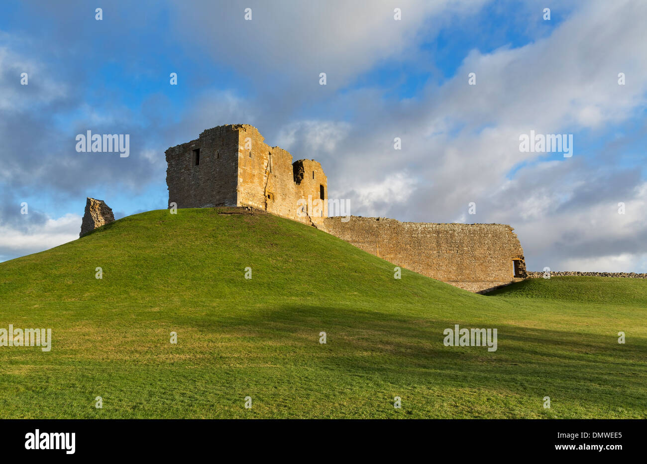 Duffus castle hi-res stock photography and images - Alamy