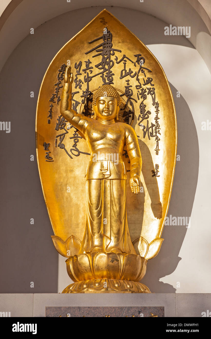 London, Battersea One of four Buddha statues on the Peace Pavilion in ... London, Battersea One of four Buddha statues on the Peace Pavilion in ...