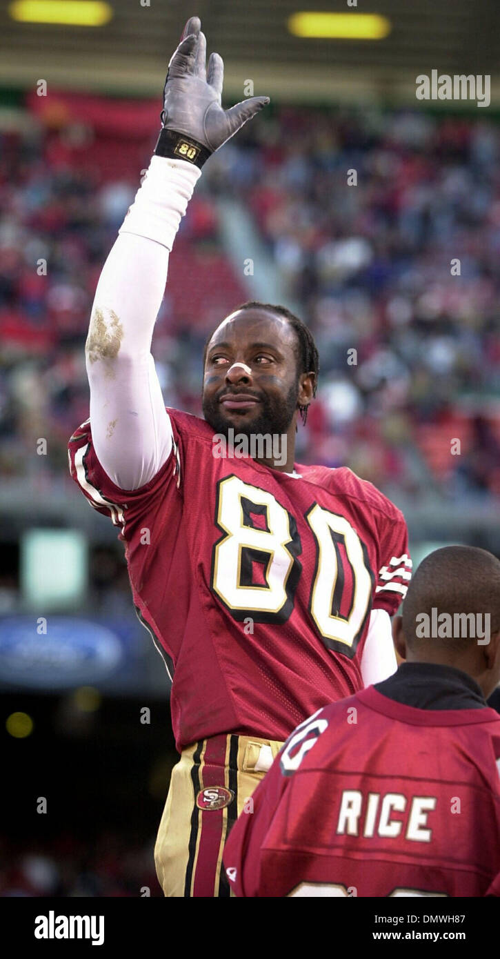 Dec 16, 2000; San Francisco, CA, USA; 49er receiver Jerry Rice salutes ...