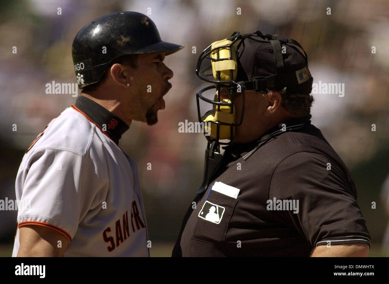 Jun 10, 2001; San Francisco, CA, USA; Giants Benito Santiago (L) argues ...