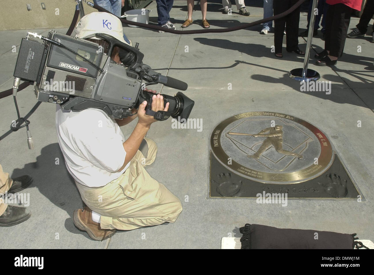 Early television camera hi-res stock photography and images - Alamy