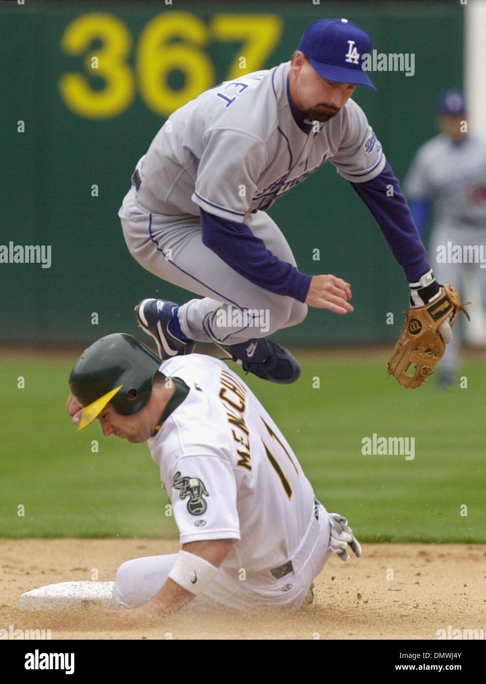 Jul 14, 2001; Oakland, CA, USA; Los Angeles Dodgers' Jeff Reboulet,#14 ...