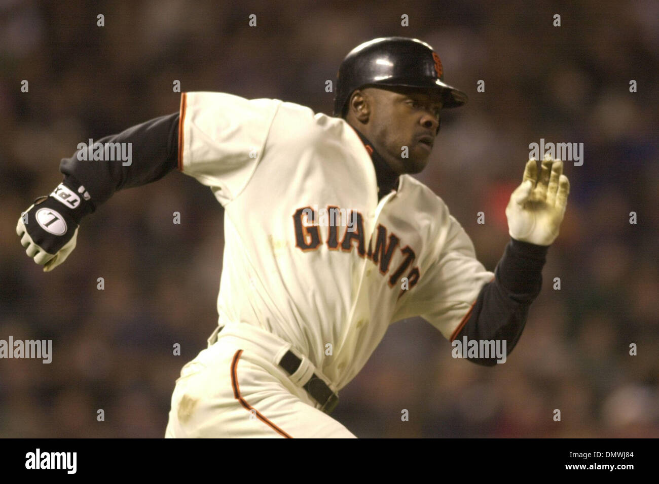 Jul 31, 2001; San Francisco, CA, U.S.A.; Giants Calvin Murray heads for ...