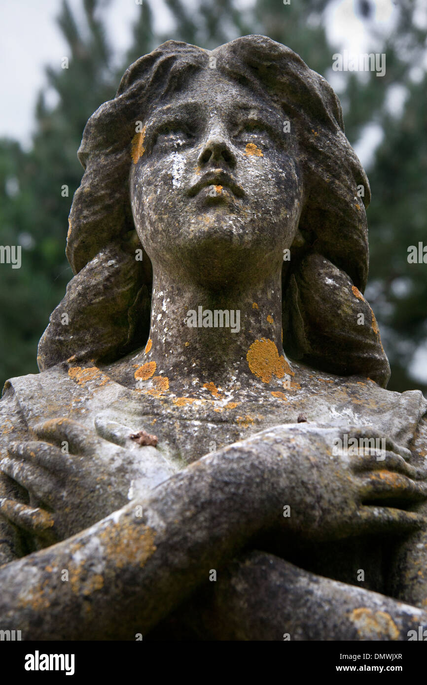 Stone Angel As Gravestone Stock Photos & Stone Angel As Gravestone ...