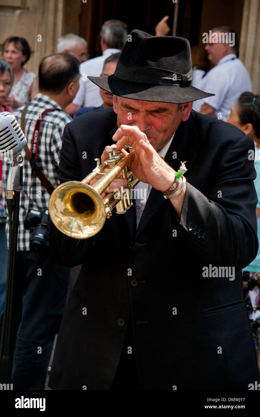Abbey church yard bath hi-res stock photography and images - Alamy