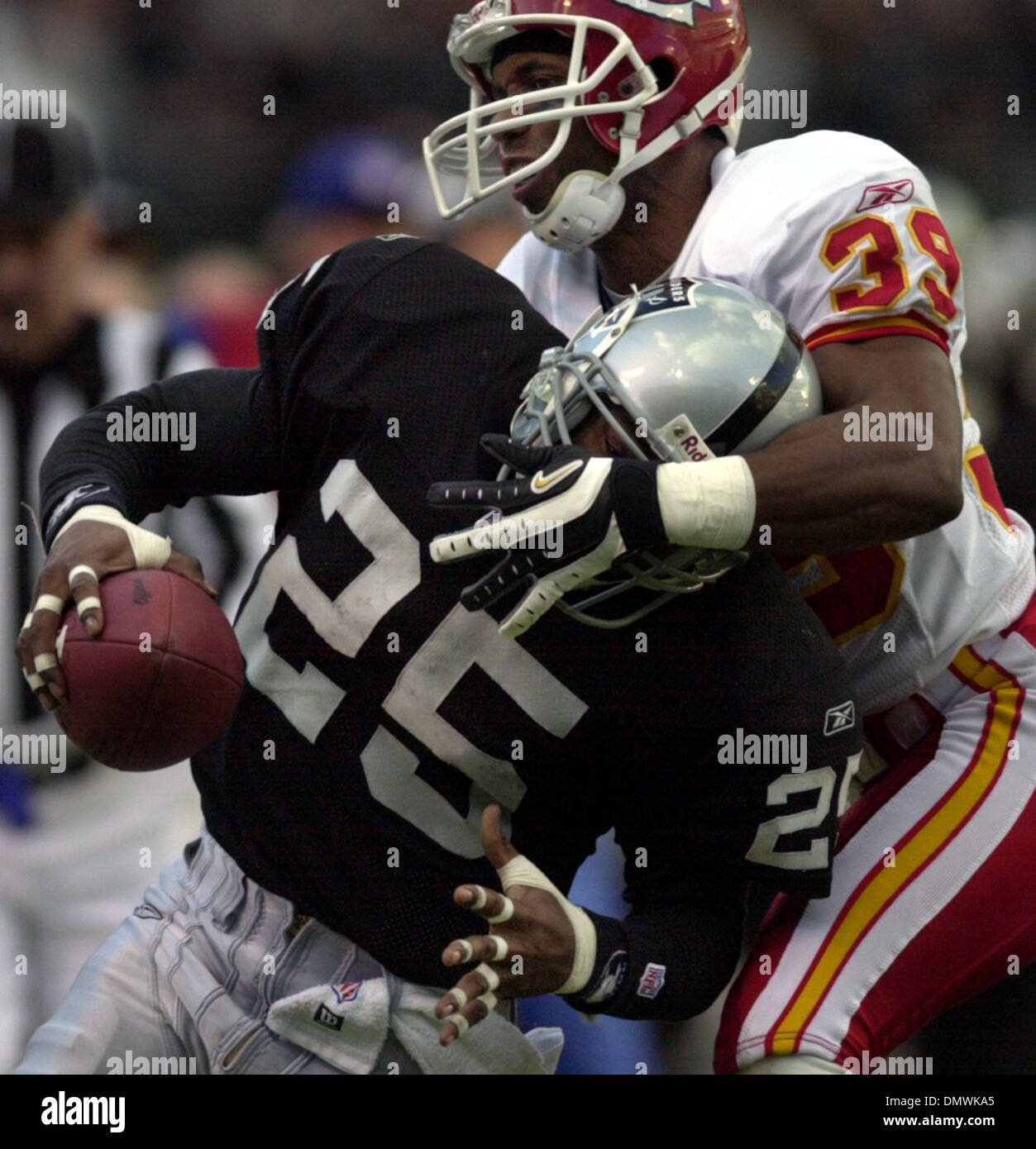Dec 09, 2001; Oakland, CA, USA; Kansas City Chiefs cornerback Ray ...