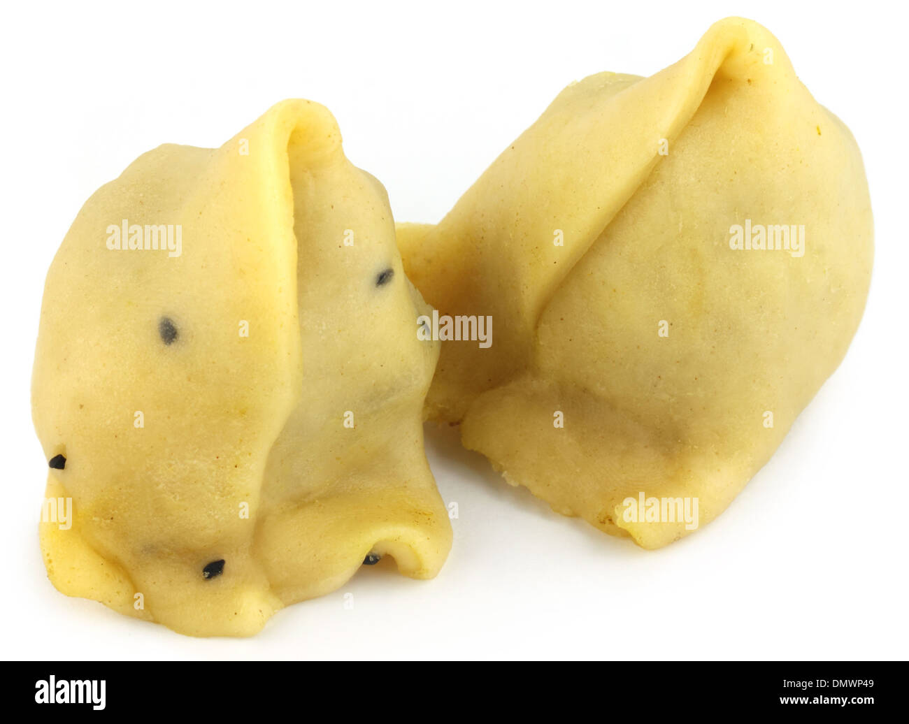 Uncooked samosa named as shingara in Bangladesh Stock Photo - Alamy