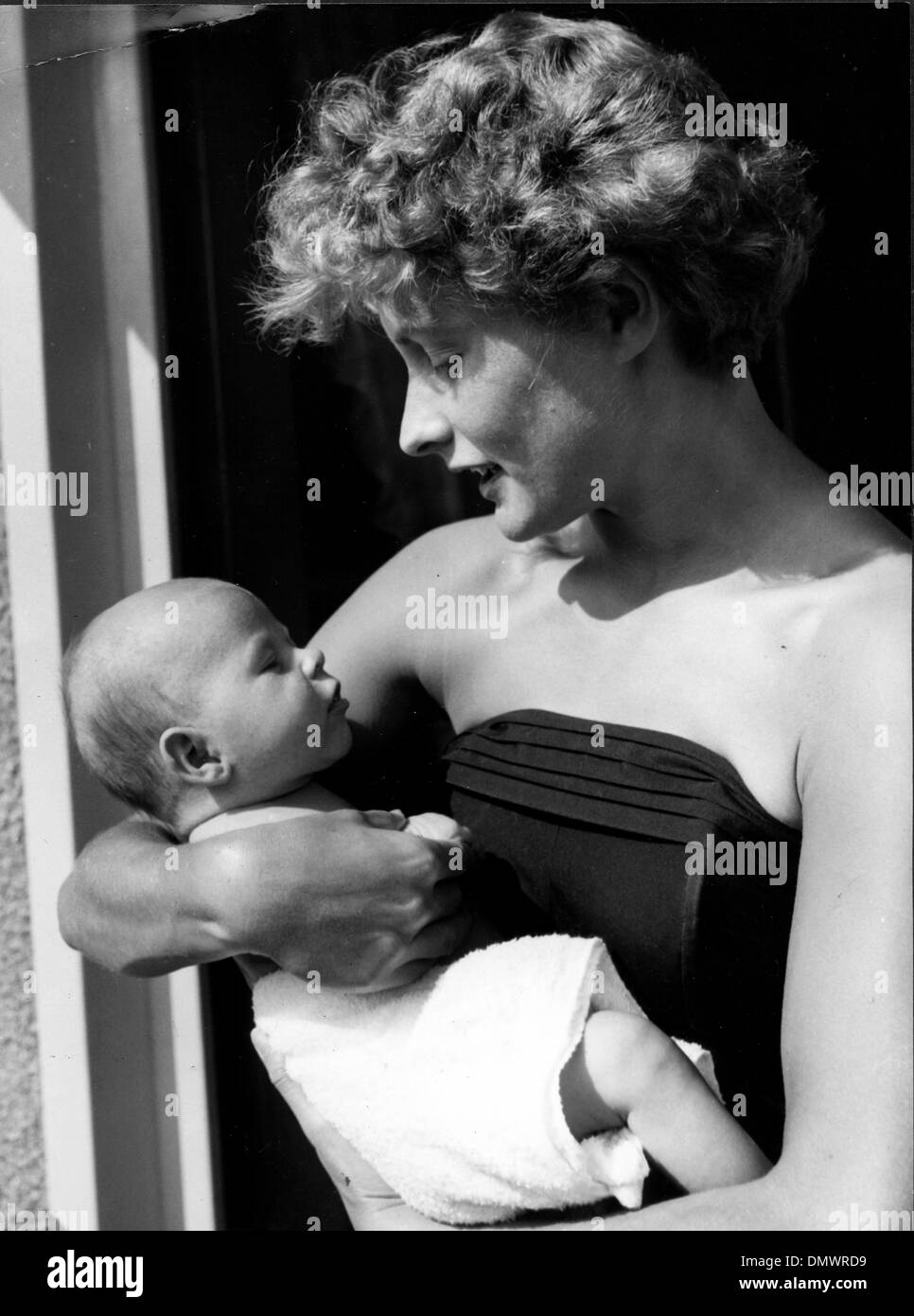 Nov 01, 1953; London, UK; Champian Runner with Baby CHRISTINE. Champion ...