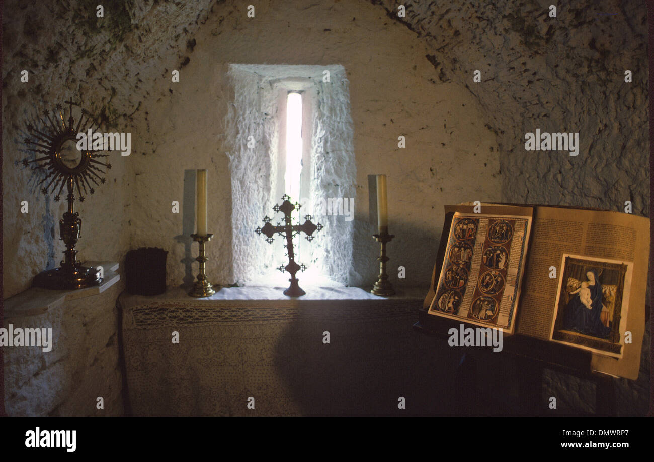 The oratory craggaunowen castle hi-res stock photography and images - Alamy