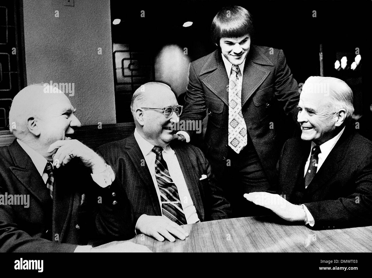 Aug 05, 1970 - Cincinnati, Ohio, USA - PETE ROSE (standing) shown here ...