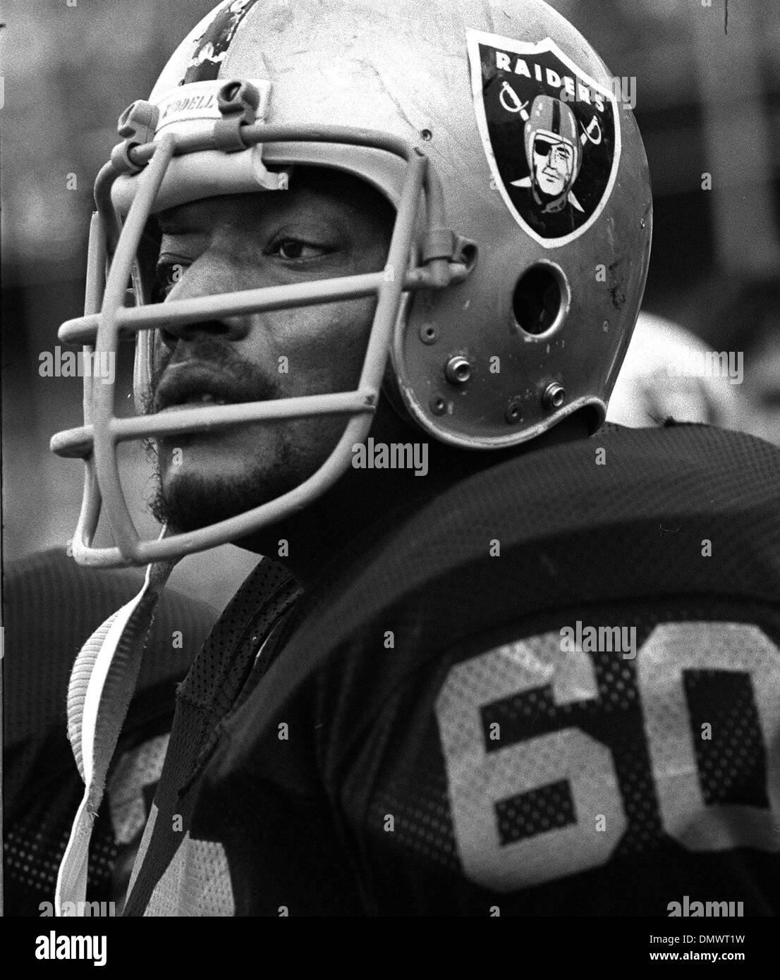 Oakland raiders Black and White Stock Photos & Images - Alamy