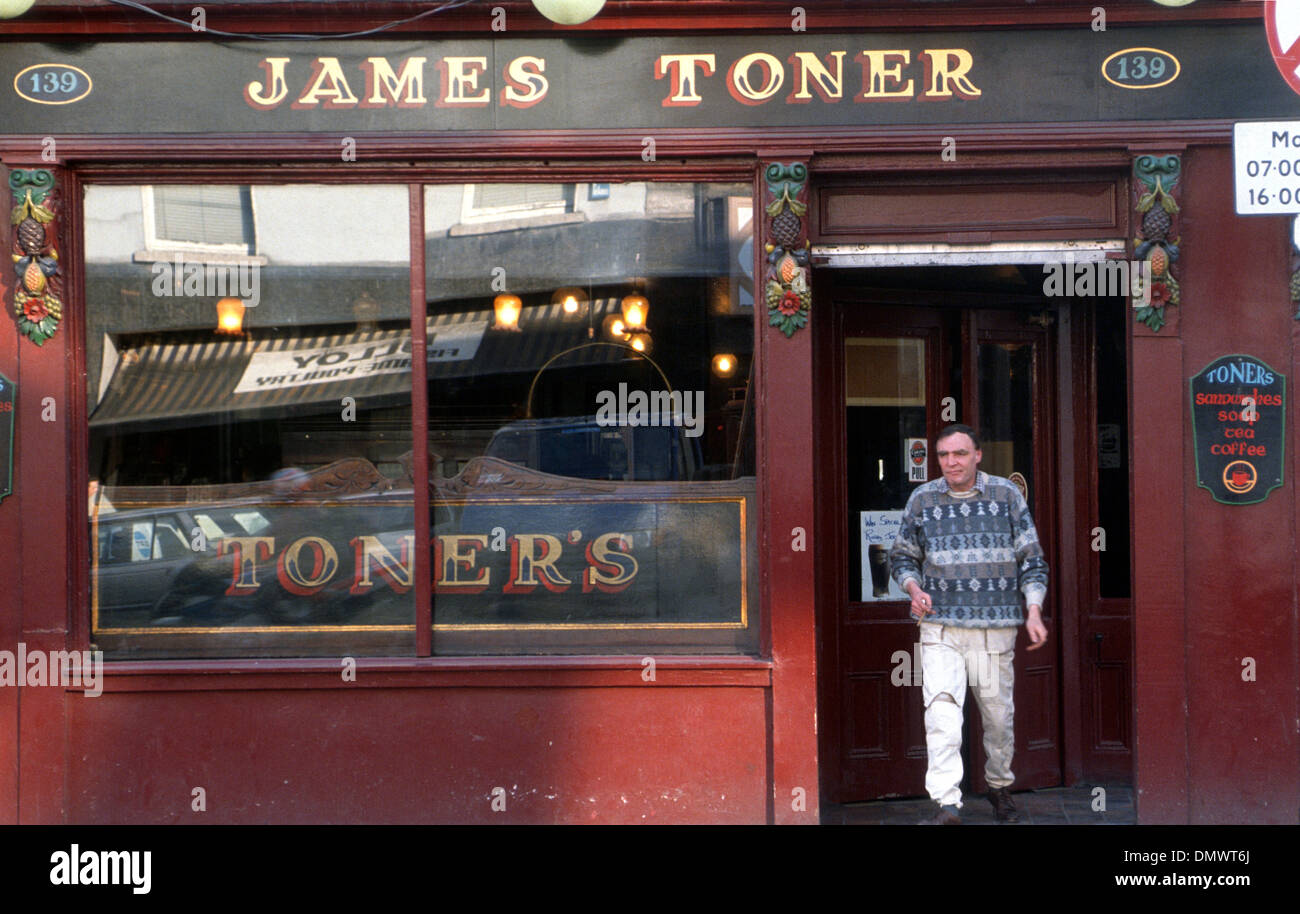IRL James Toner , A popular traditional Dublin Pub Stock Photo - Alamy