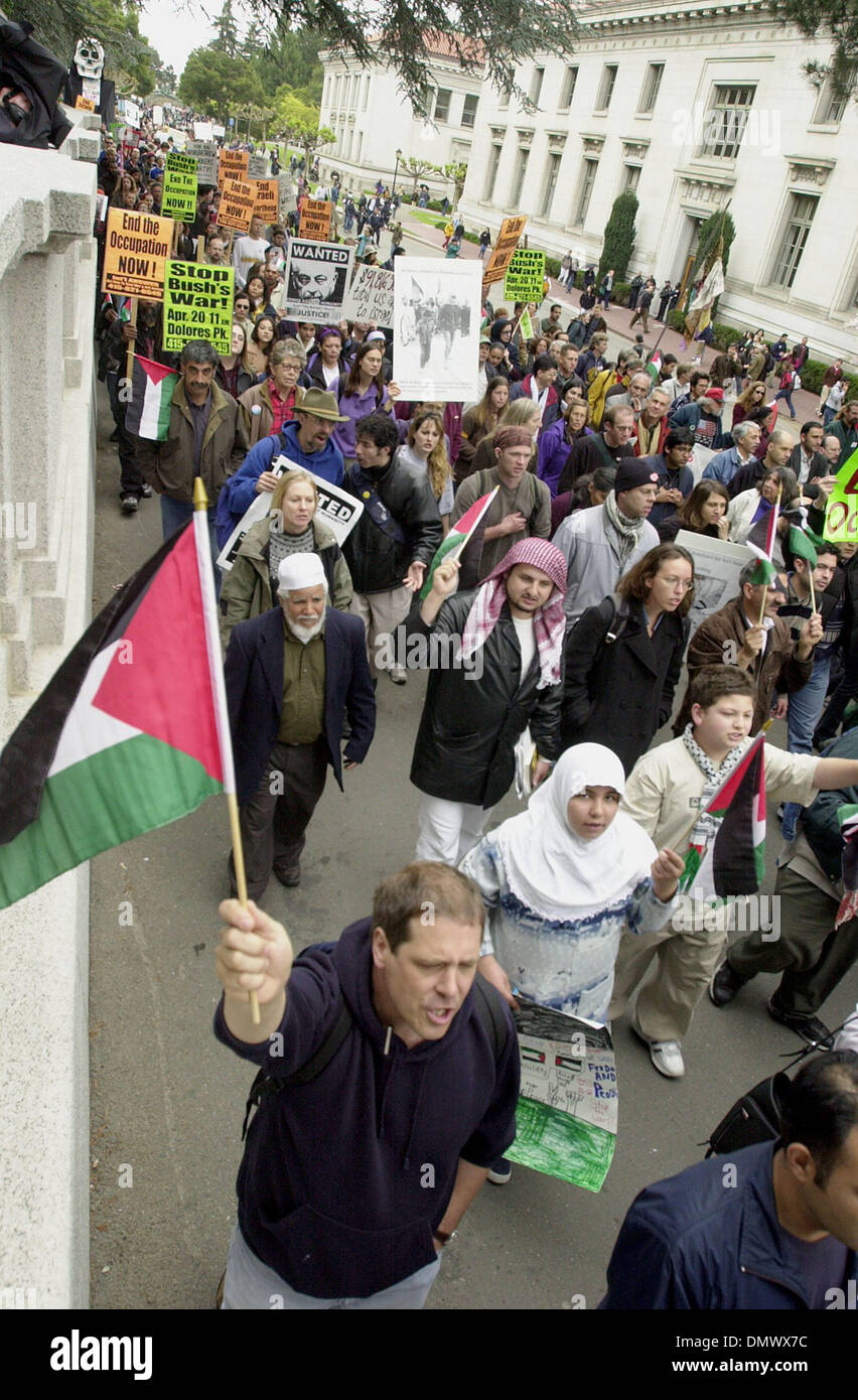 Protesters march on campus hi-res stock photography and images - Alamy