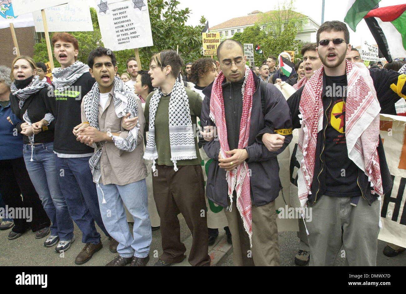 Apr 09, 2002; Berkeley, CA, USA; Pro-Palestinian protesters link arms ...