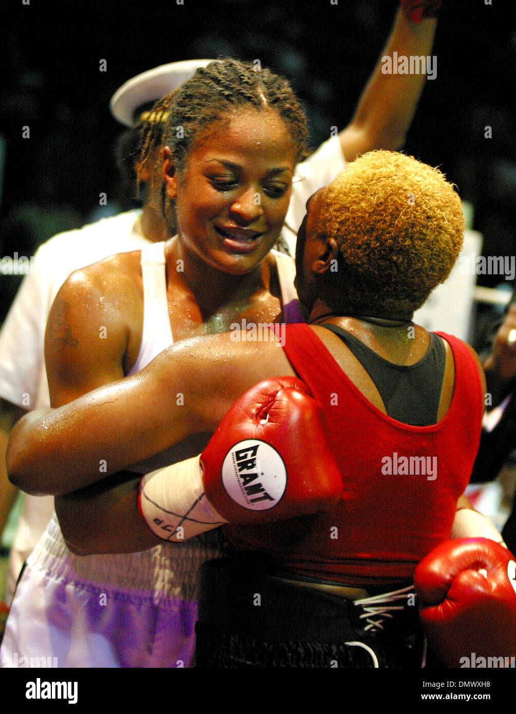 June 7, 2002 - Southaven, Mississippi, U.S. - LAILA ALI (white) during ...