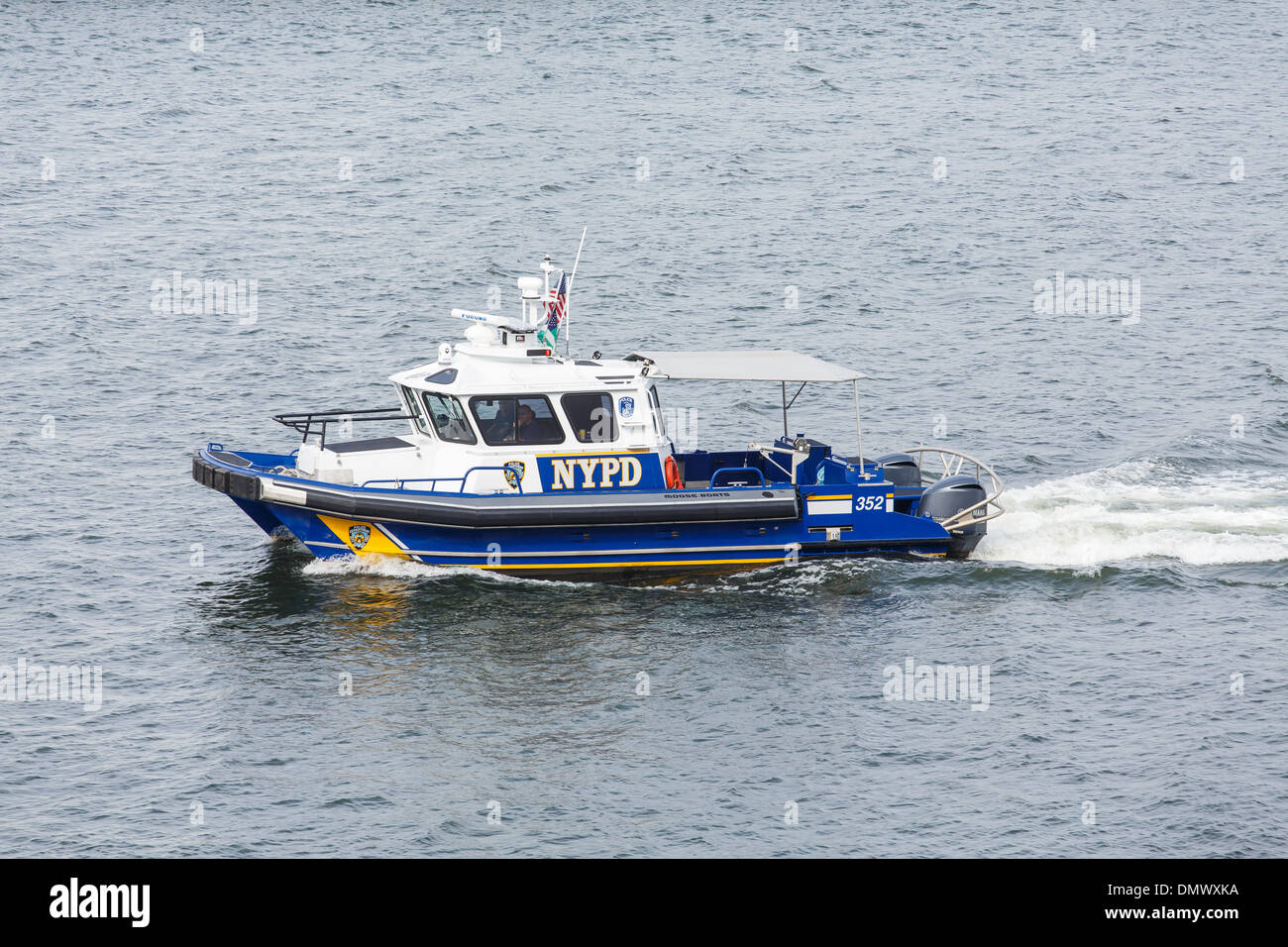 Police officer patrols new hi-res stock photography and images - Alamy