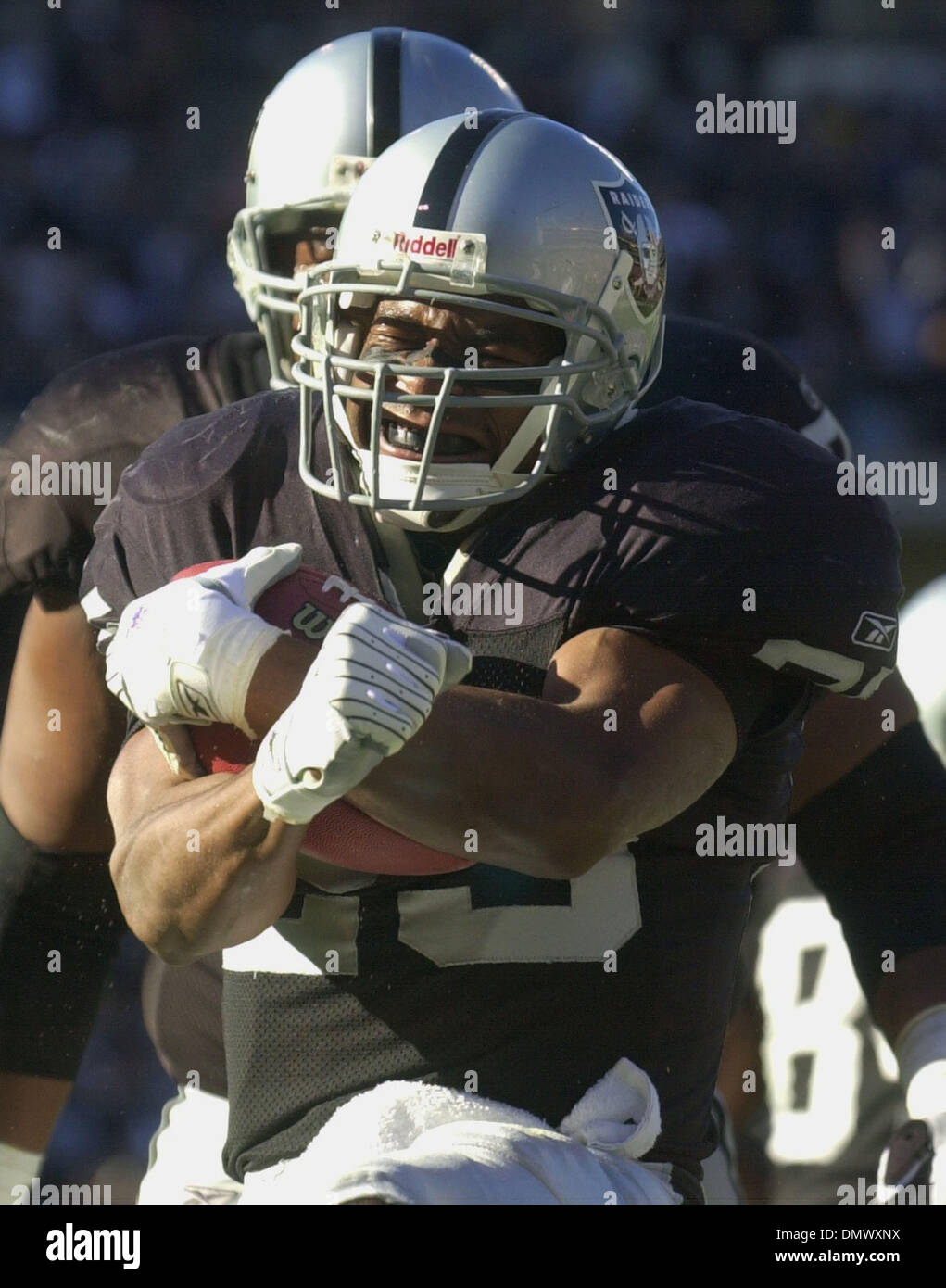Dec 22, 2002; Oakland, CA, USA; Oakland Raiders' Charlie Garner, #25 ...