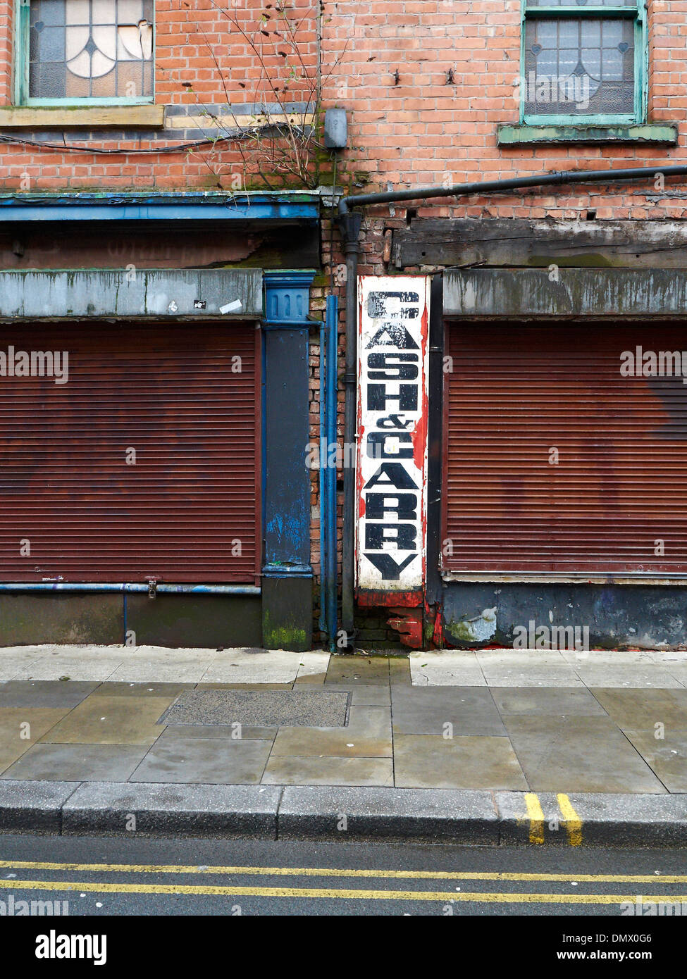 Shop shutters shutter down hi-res stock photography and images - Alamy