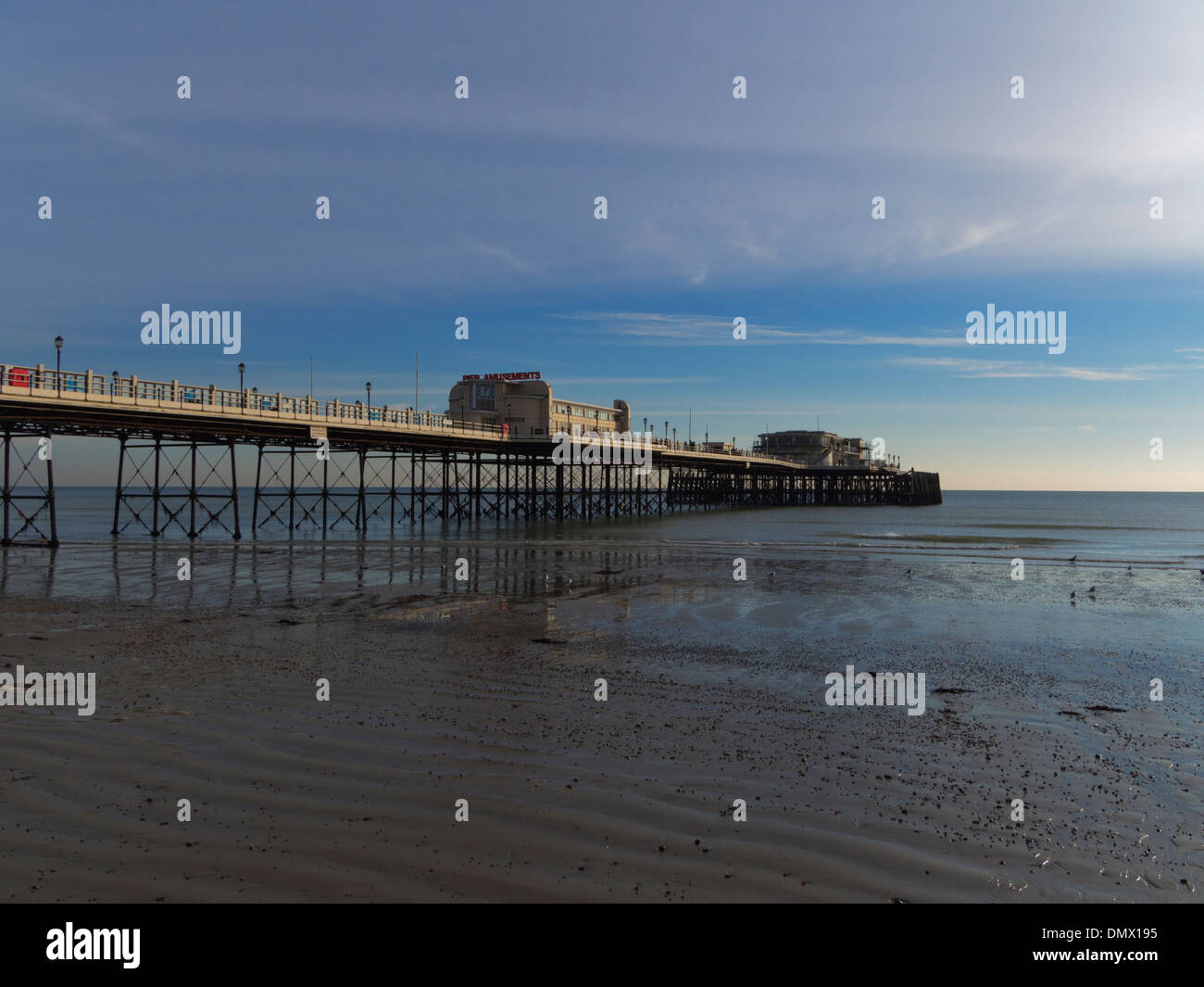 Worthing pier hi-res stock photography and images - Alamy