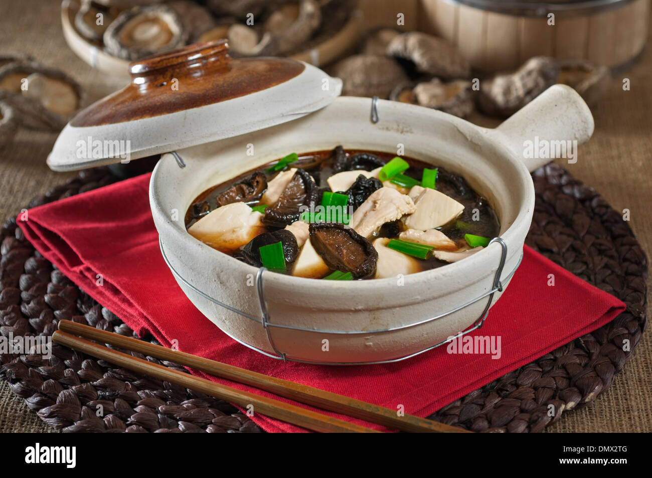 Chinese pot hi-res stock photography and images - Alamy