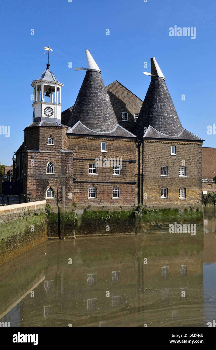 Three mills river hi-res stock photography and images - Alamy