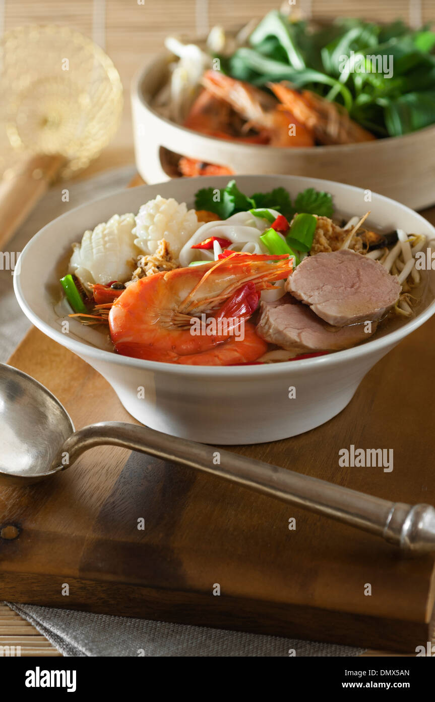 Ka Tieu. Cambodian noodle soup with pork and seafood. Food Cambodia ...