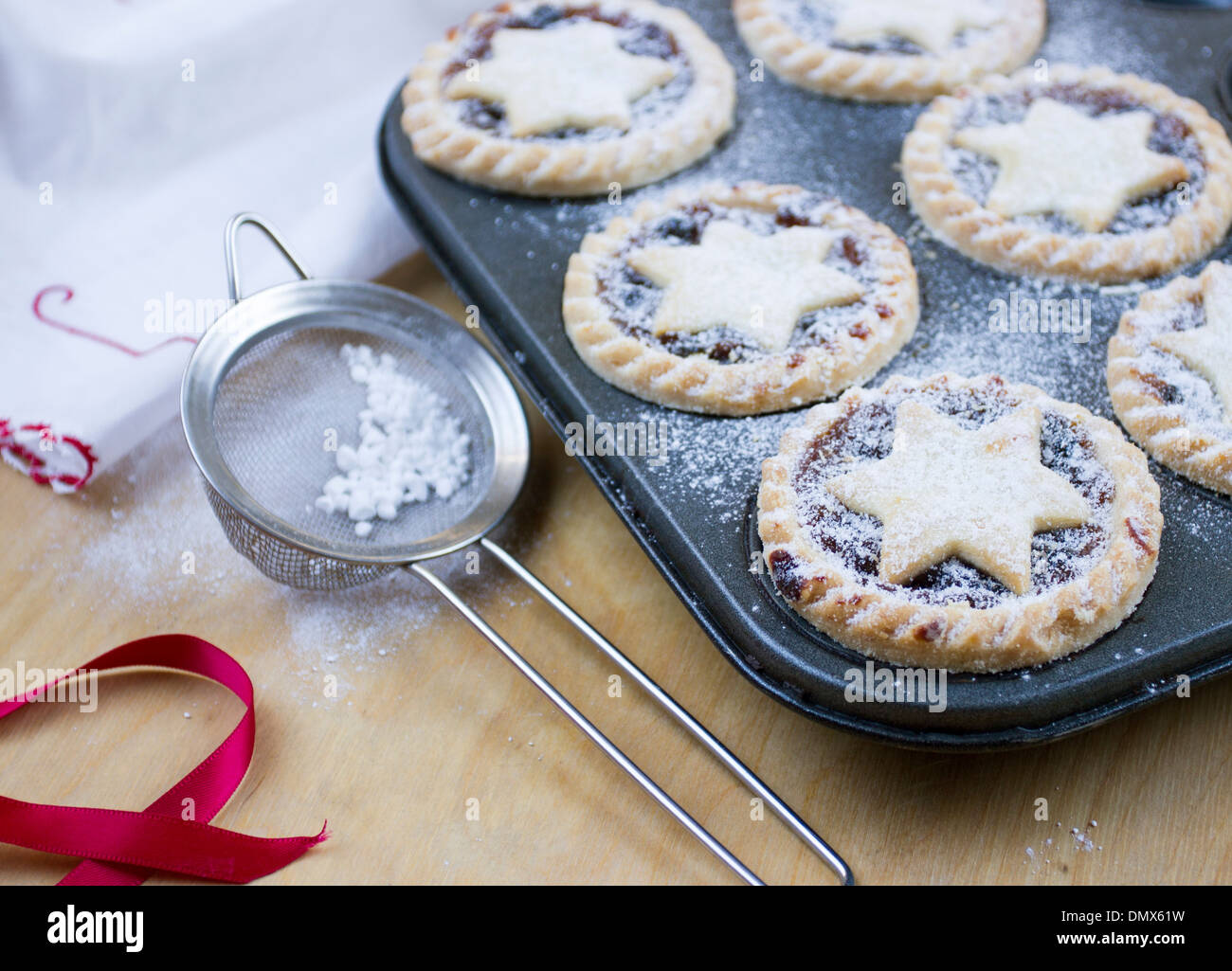 Traditional british mince pies hi-res stock photography and images - Alamy