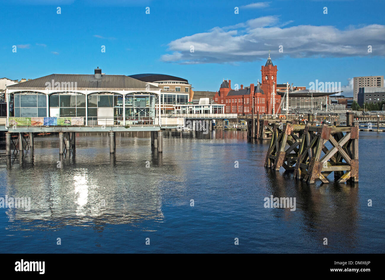 Cardiff bay architecture hi-res stock photography and images - Alamy
