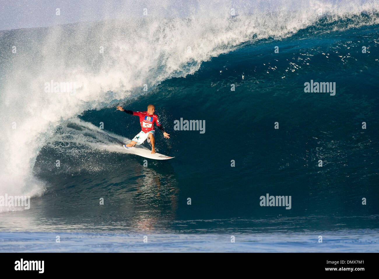 Kelly slater pipeline hi-res stock photography and images - Alamy