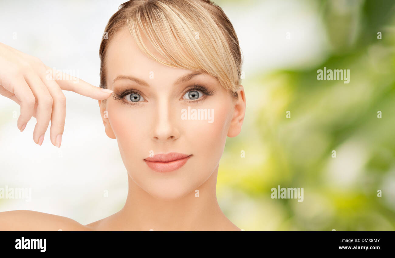 Lengthen eyelashes hi-res stock photography and images - Alamy