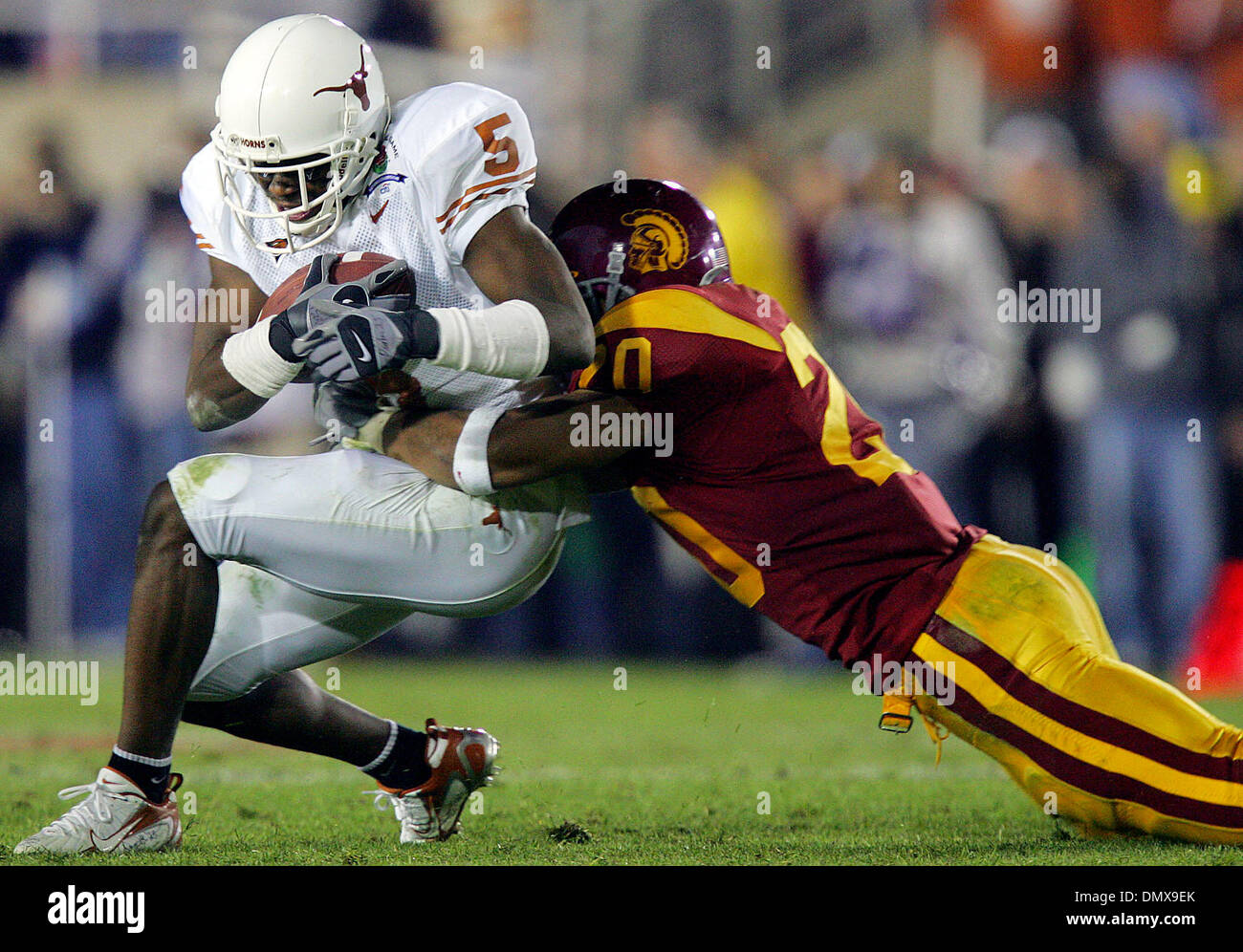 Jan 04, 2006; Pasadena, CA, USA; Billy Pittman makes a catch as Darnell ...