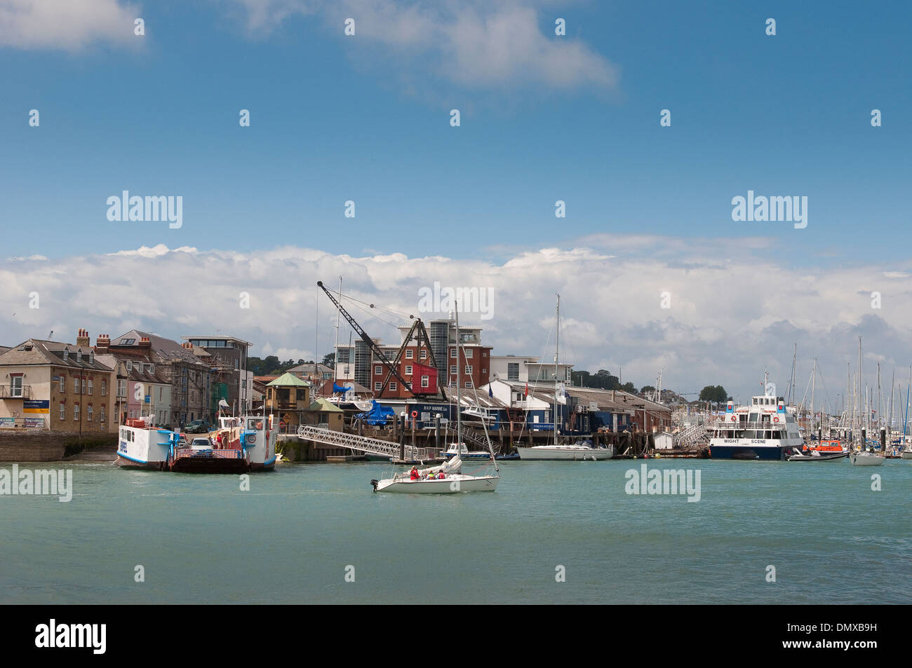 Boats at East and West Cowes on the Isle of Wight Stock Photo - Alamy