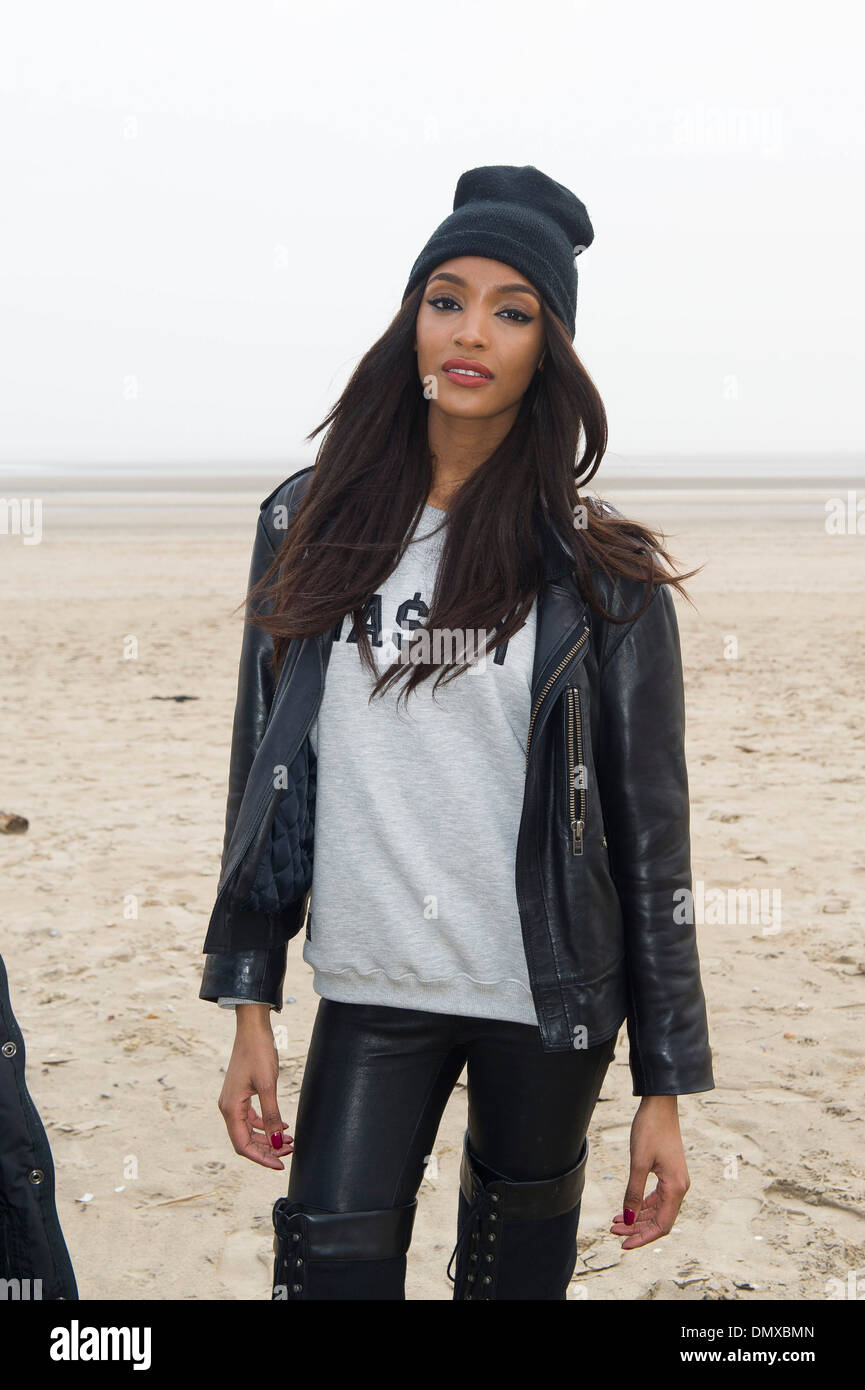 jourdan dunn filming britain and Irelands next top model for Sky Living ...