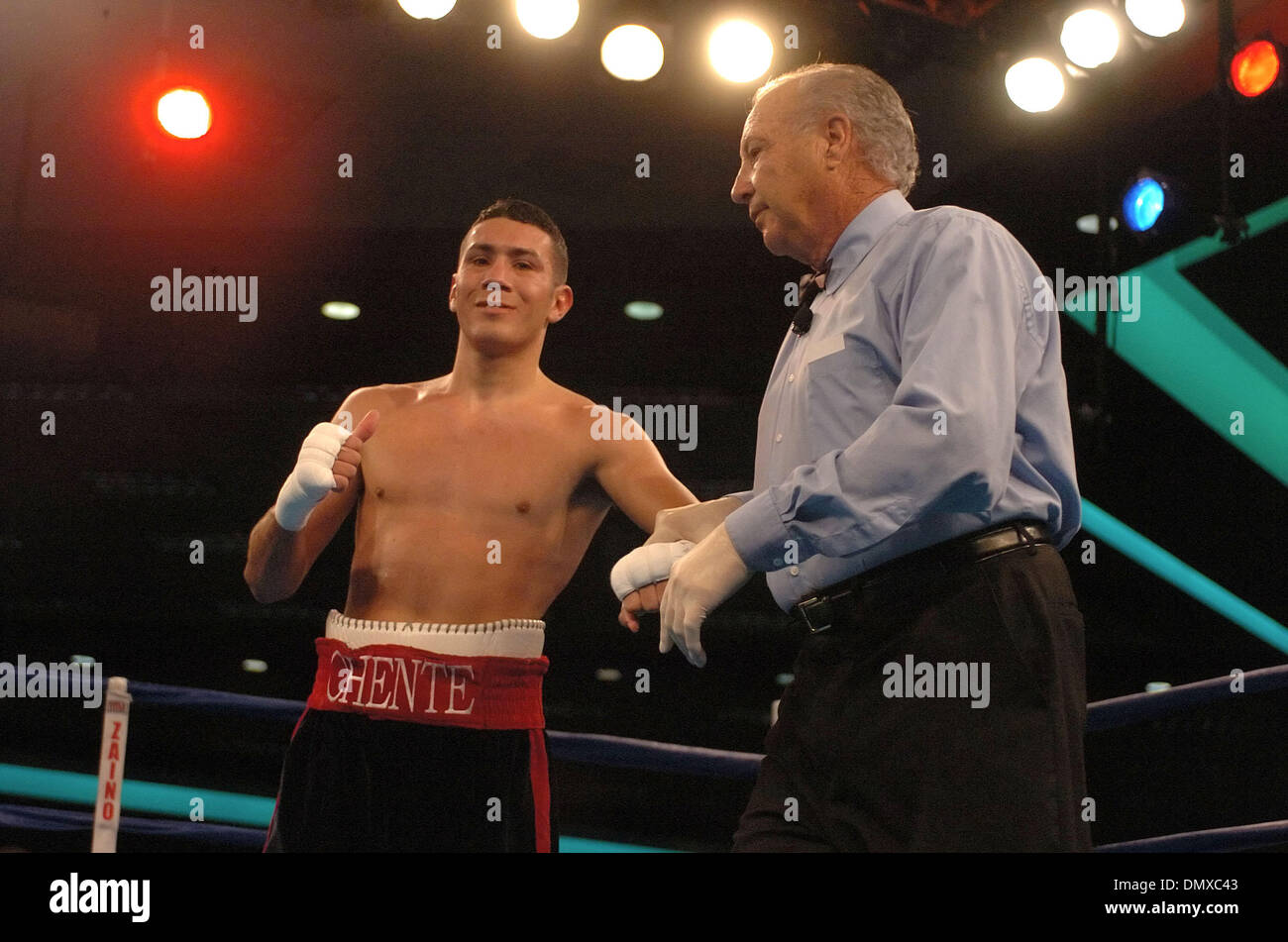 Jan 27, 2006; Tucson, AZ, USA; BOXING: 2004 Olympian VICENTE 'CHENTE ...