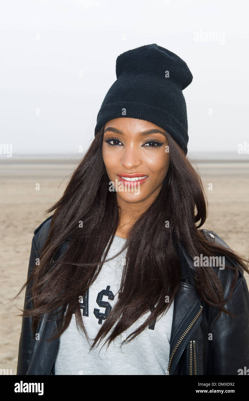 jourdan dunn filming britain and Irelands next top model for Sky Living ...