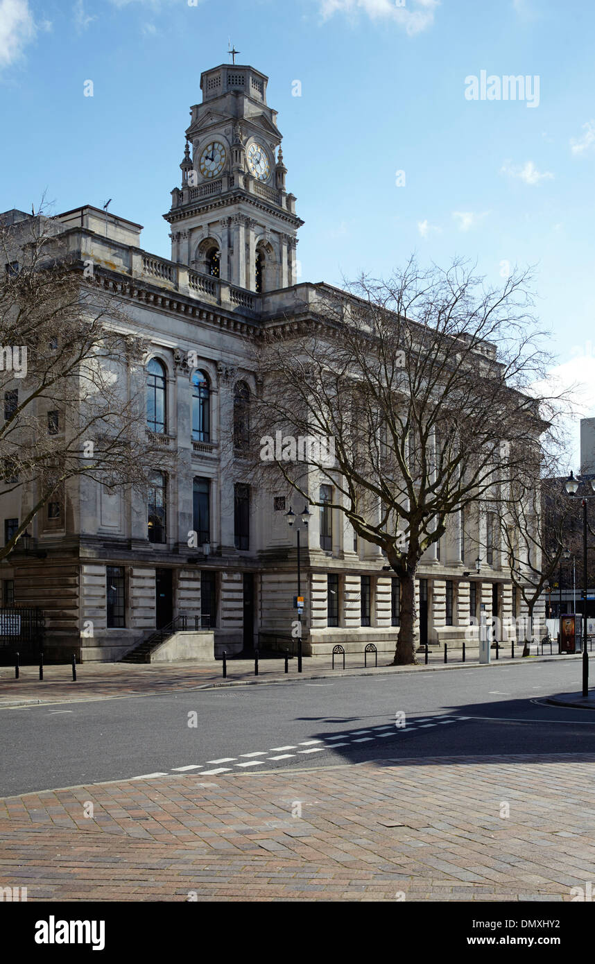 Entrance to the guildhall offices hi-res stock photography and images ...