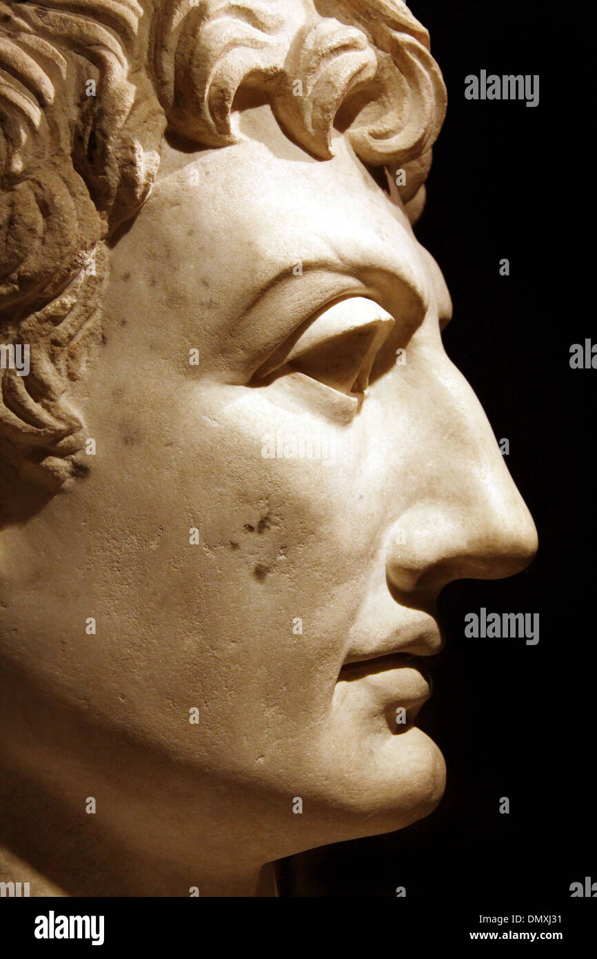Augustus caesar hi-res stock photography and images - Alamy