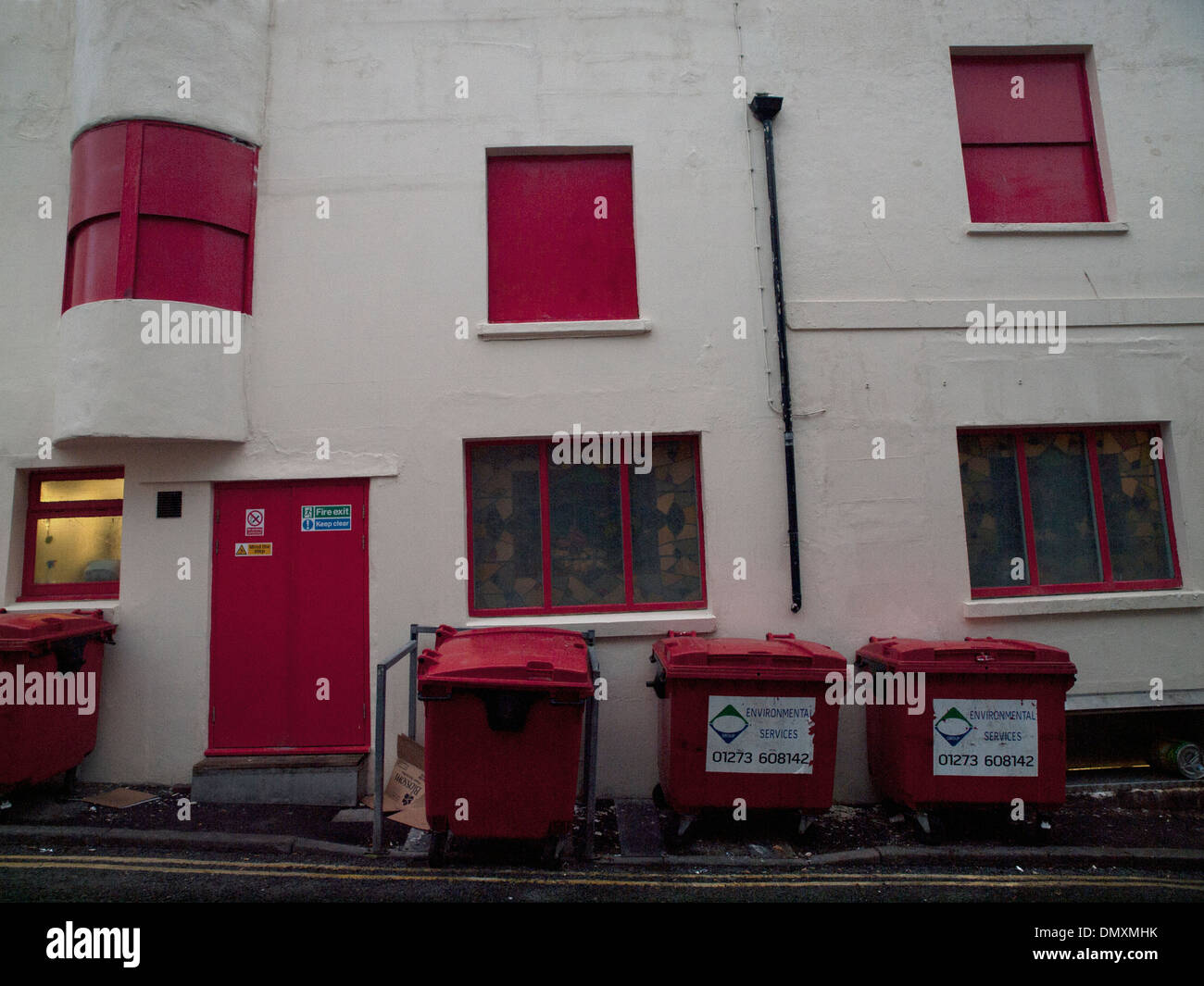 Brighton rubbish bins hi-res stock photography and images - Alamy