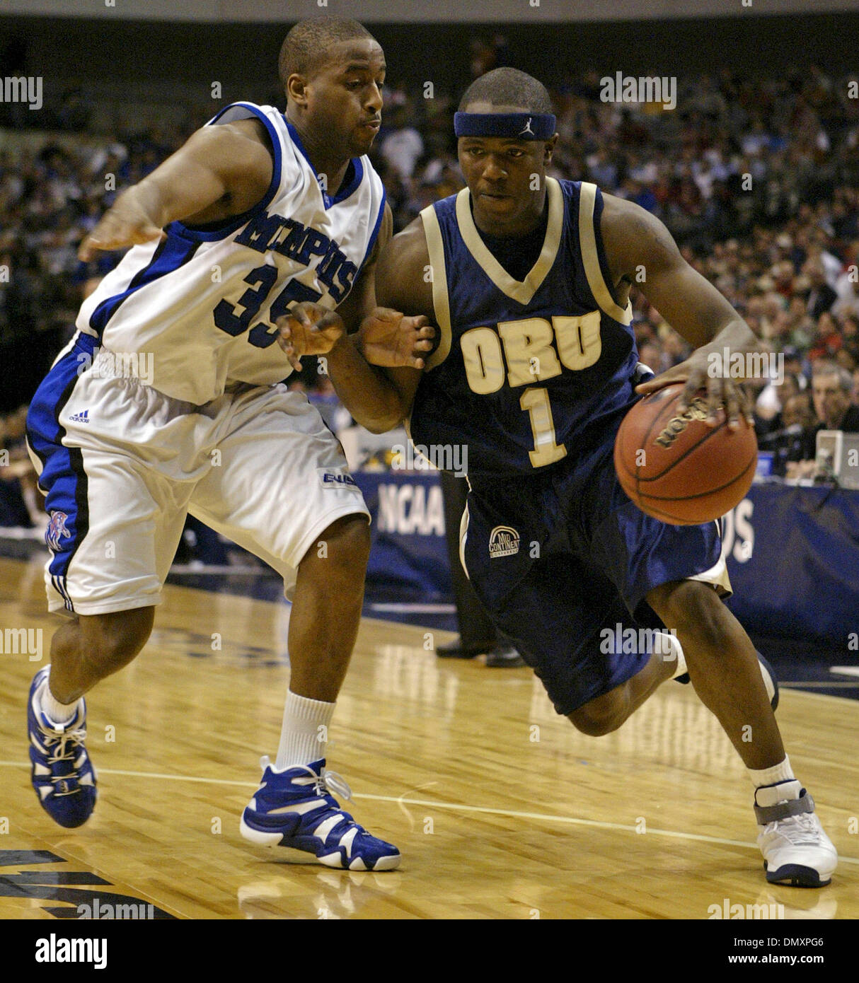 College basketball championships hi-res stock photography and images ...