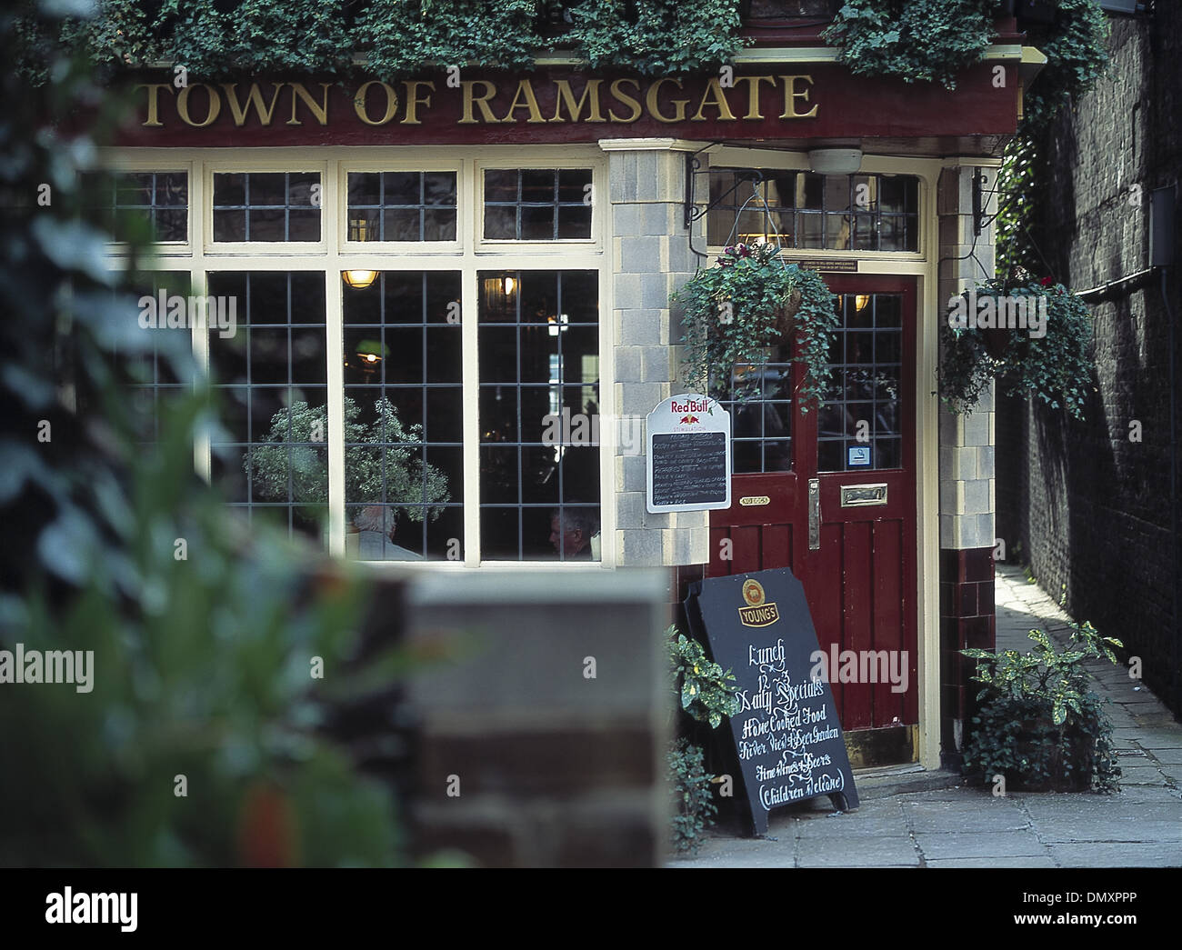 Town of ramsgate wapping hi-res stock photography and images - Alamy