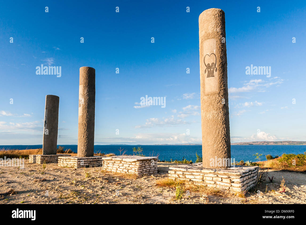 African totem hi-res stock photography and images - Alamy