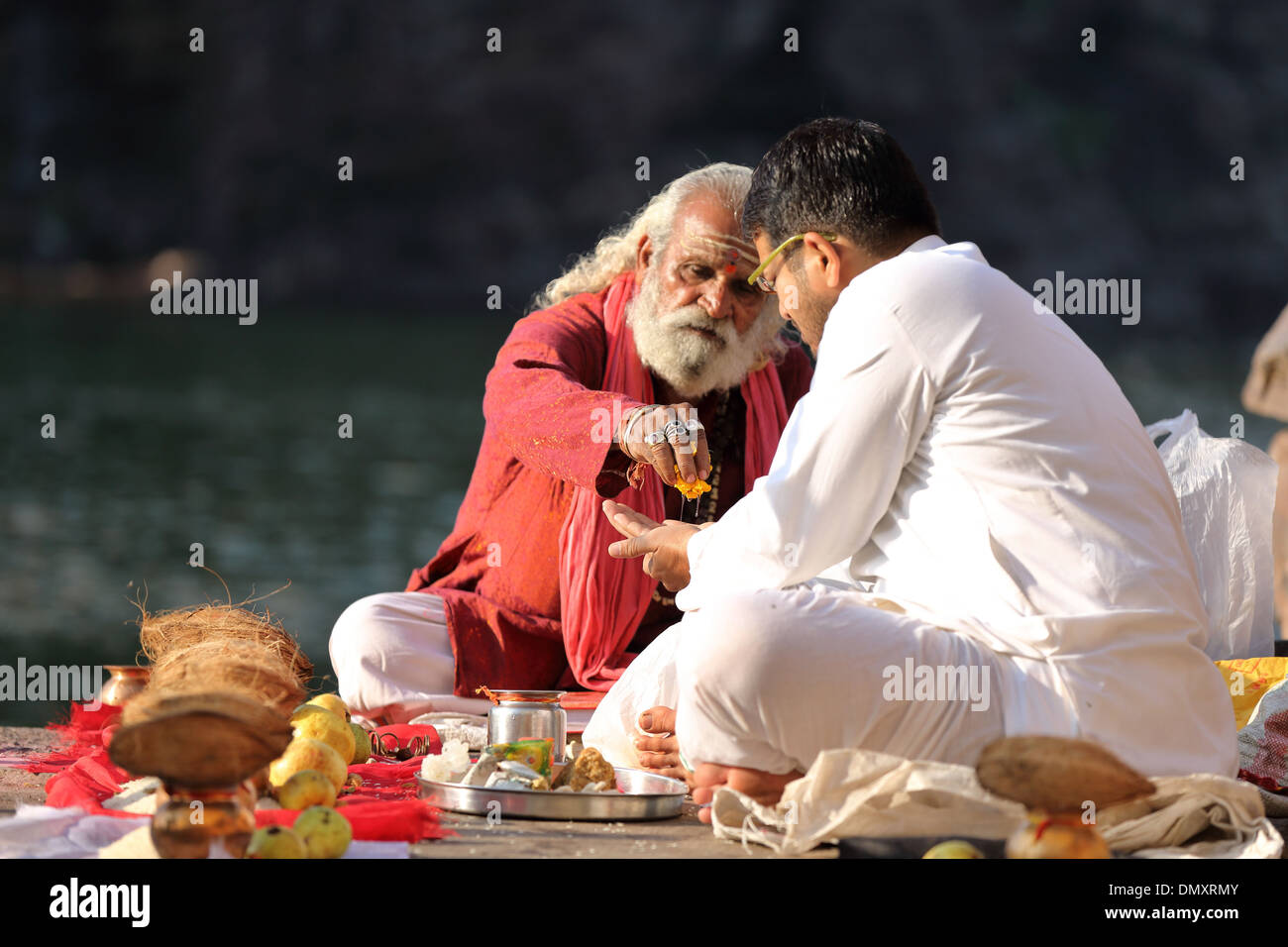 Poojari hi-res stock photography and images - Alamy