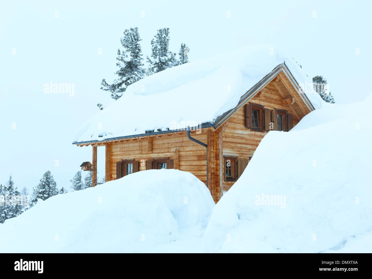 Misty house hi-res stock photography and images - Alamy