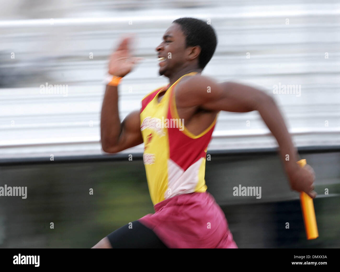 4 x100 relay hi-res stock photography and images - Alamy