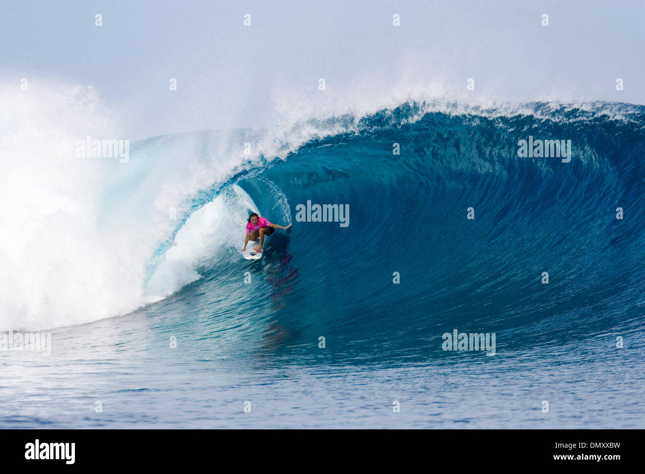 Fiji cloudbreak wave hi-res stock photography and images - Alamy