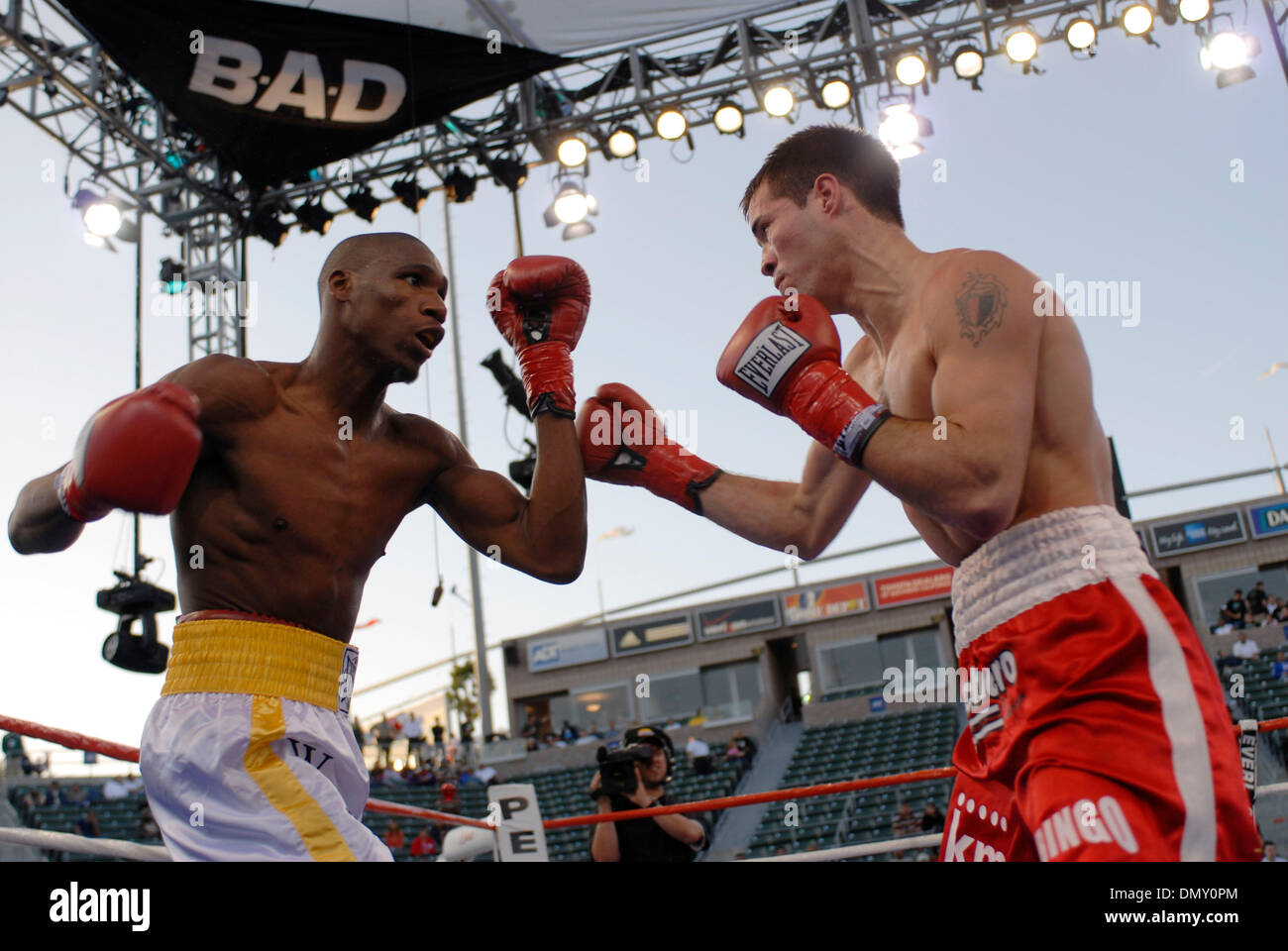 May 27, 2006; Carson, CA, USA; Boxer PAUL WILLIAMS (white trunks ...